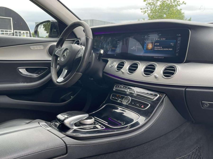 Белый Мерседес E 220 2016 в Каунас, объемом двигателя 1.95 л и пробегом 198 тыс. км за 11650 €, фото 16 на AUTOMOTO.COM.LV