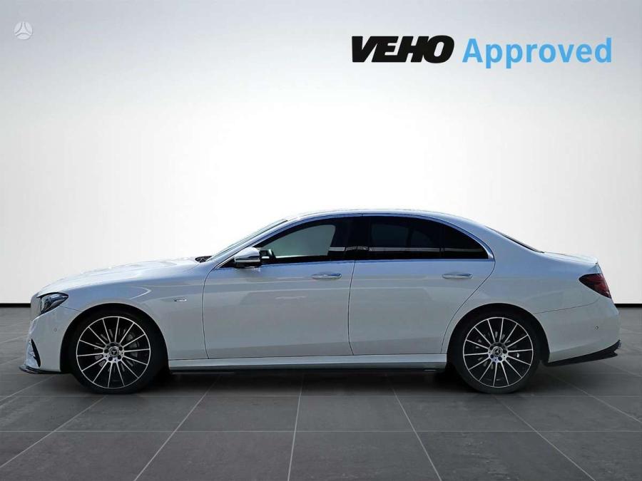 Белый Мерседес E 220 2016 в Вильнюс, объемом двигателя 1.95 л и пробегом 260 тыс. км за 22500 €, фото 3 на AUTOMOTO.COM.LV