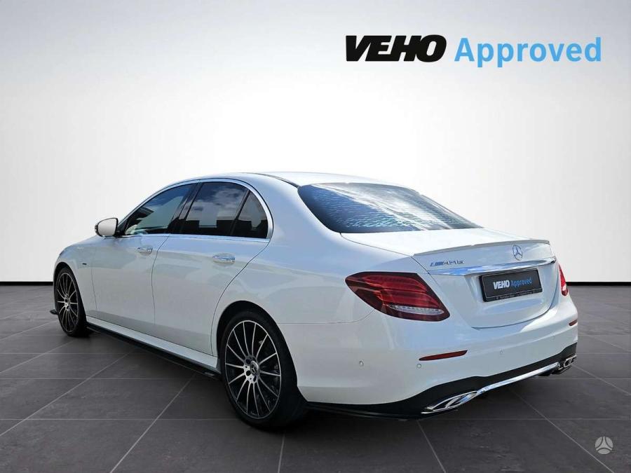 Белый Мерседес E 220 2016 в Вильнюс, объемом двигателя 1.95 л и пробегом 260 тыс. км за 22500 €, фото 4 на AUTOMOTO.COM.LV