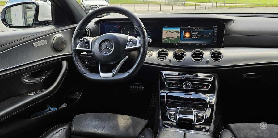 Белый Мерседес E 220 2016 в Вильнюс, объемом двигателя 1.95 л и пробегом 260 тыс. км за 22500 €, фото 21 на AUTOMOTO.COM.LV
