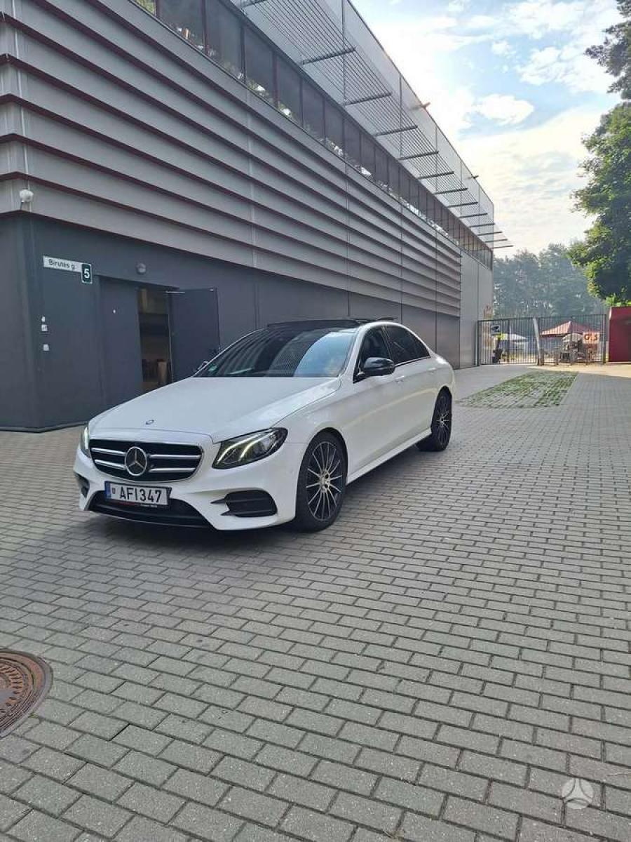 Белый Мерседес E 220 2016 в Алитус, объемом двигателя 1.95 л и пробегом 305 тыс. км за 17500 €, фото 7 на AUTOMOTO.COM.LV