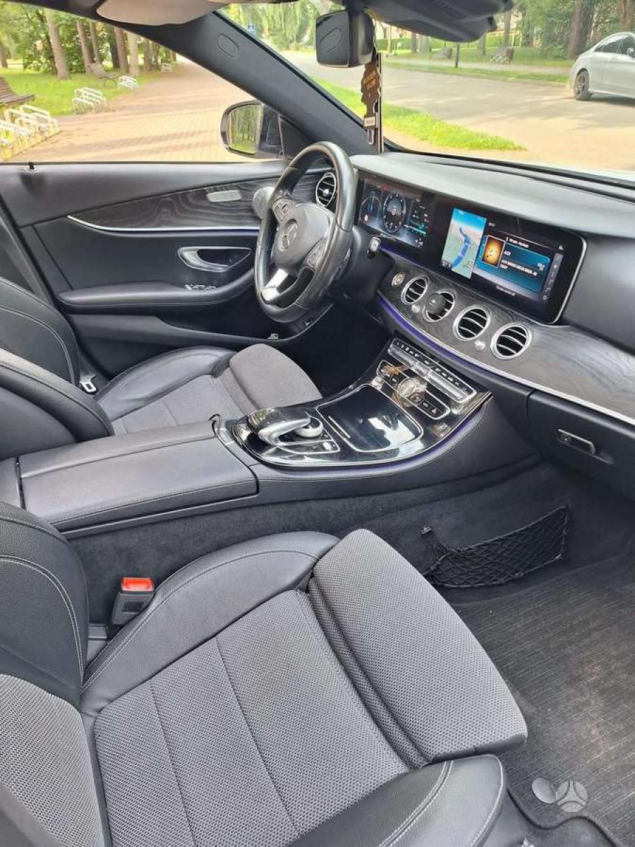 Белый Мерседес E 220 2016 в Алитус, объемом двигателя 1.95 л и пробегом 305 тыс. км за 17500 €, фото 10 на AUTOMOTO.COM.LV