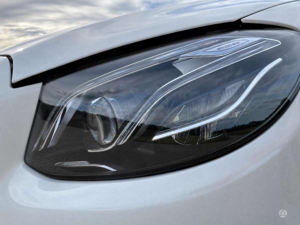 White Mercedes-Benz E 220 2016 in Kaunas, with an engine capacity of 1.95 L and mileage of 122 thousand km for 25700 €, photo 8 on AUTOMOTO.COM.LV