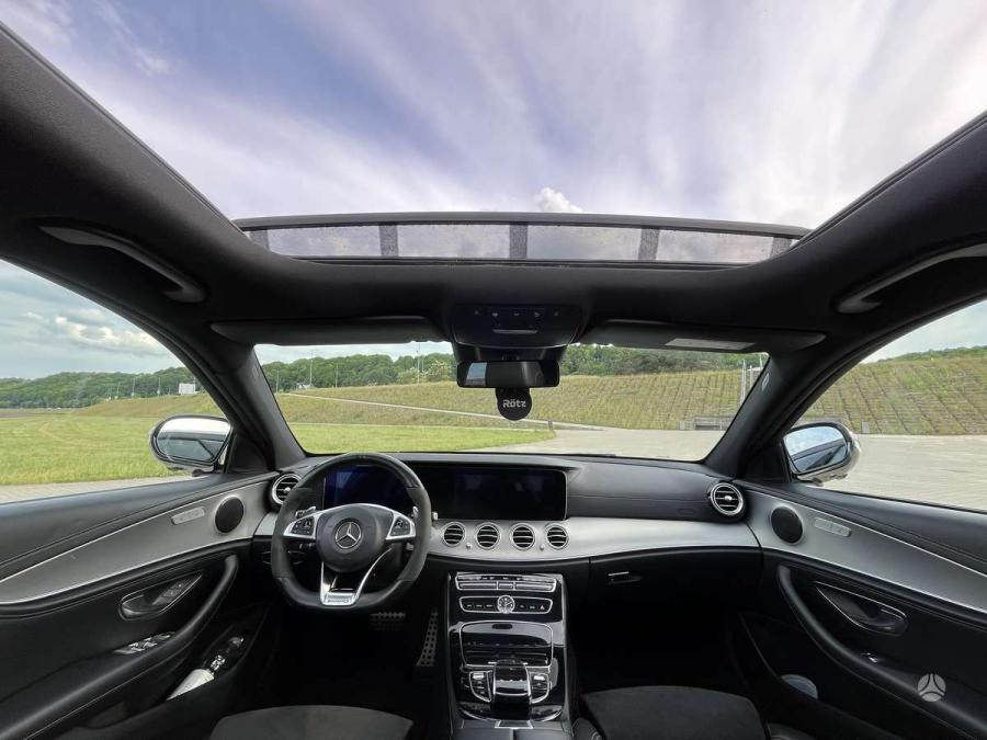 Белый Мерседес E 220 2016 в Каунас, объемом двигателя 1.95 л и пробегом 122 тыс. км за 25700 €, фото 10 на AUTOMOTO.COM.LV