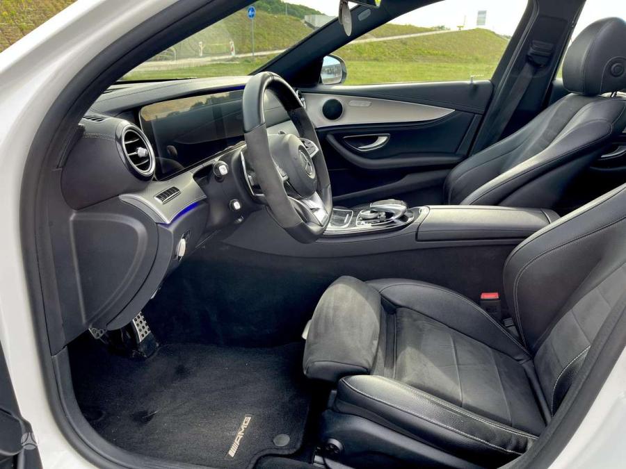 Белый Мерседес E 220 2016 в Каунас, объемом двигателя 1.95 л и пробегом 122 тыс. км за 25700 €, фото 12 на AUTOMOTO.COM.LV
