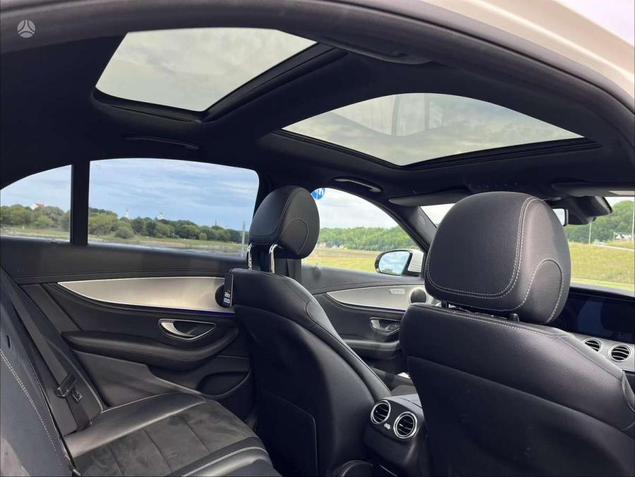 Белый Мерседес E 220 2016 в Каунас, объемом двигателя 1.95 л и пробегом 122 тыс. км за 25700 €, фото 13 на AUTOMOTO.COM.LV