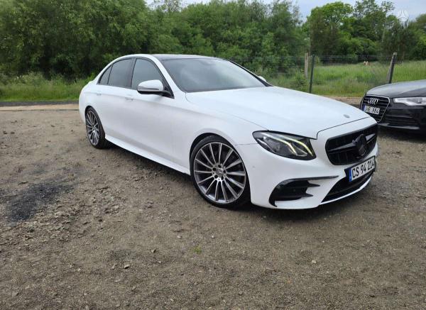 White Mercedes-Benz E 220 2016 in Silute, with an engine capacity of 2.00 L and mileage of 500 thousand km for 12800 €, photo 1 on AUTOMOTO.COM.LV