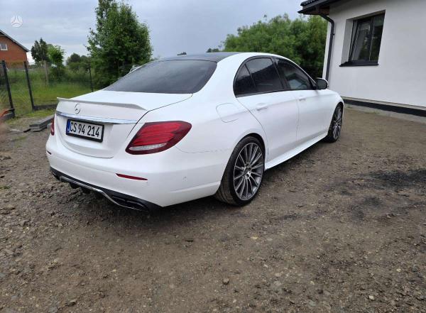 White Mercedes-Benz E 220 2016 in Silute, with an engine capacity of 2.00 L and mileage of 500 thousand km for 12800 €, photo 5 on AUTOMOTO.COM.LV
