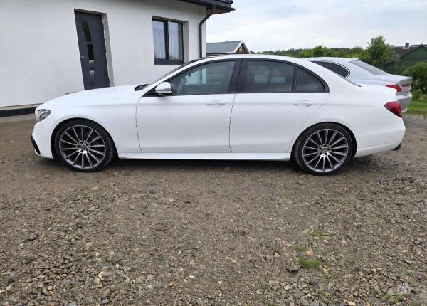 White Mercedes-Benz E 220 2016 in Silute, with an engine capacity of 2.00 L and mileage of 500 thousand km for 12800 €, photo 7 on AUTOMOTO.COM.LV