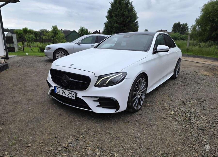 White Mercedes-Benz E 220 2016 in Silute, with an engine capacity of 2.00 L and mileage of 500 thousand km for 12800 €, photo 8 on AUTOMOTO.COM.LV