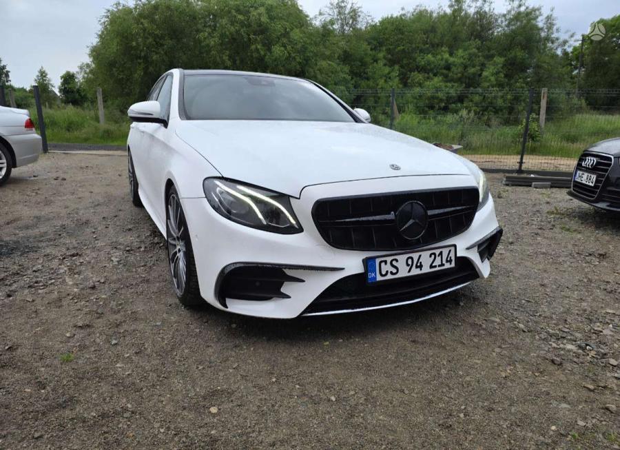 White Mercedes-Benz E 220 2016 in Silute, with an engine capacity of 2.00 L and mileage of 500 thousand km for 12800 €, photo 10 on AUTOMOTO.COM.LV