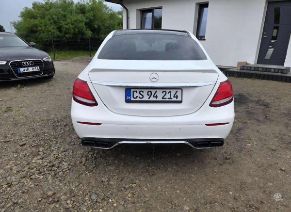 White Mercedes-Benz E 220 2016 in Silute, with an engine capacity of 2.00 L and mileage of 500 thousand km for 12800 €, photo 11 on AUTOMOTO.COM.LV