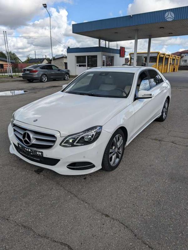 Mercedes-Benz E 220 2016 Viļņa vietnē Balts Mercedes-Benz E 220 2016 Viļņa, ar dzinēja tilpumu 2.14 L un nobraukumu 0 tūkst. km par 15000 €, foto 1 vietnē AUTOMOTO.COM.LV