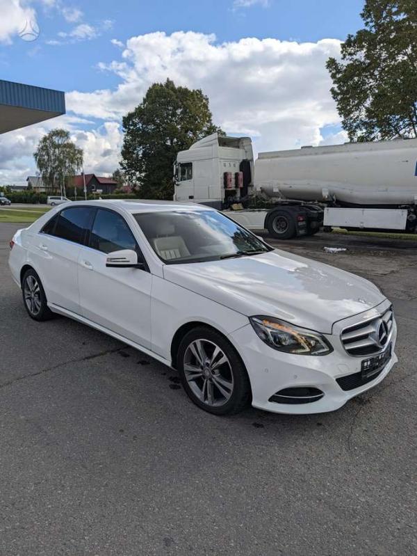 Mercedes-Benz E 220 2016 Viļņa vietnē Balts Mercedes-Benz E 220 2016 Viļņa, ar dzinēja tilpumu 2.14 L un nobraukumu 0 tūkst. km par 15000 €, foto 6 vietnē AUTOMOTO.COM.LV