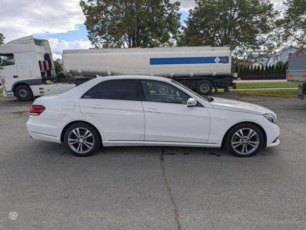 Mercedes-Benz E 220 2016 Viļņa vietnē Balts Mercedes-Benz E 220 2016 Viļņa, ar dzinēja tilpumu 2.14 L un nobraukumu 0 tūkst. km par 15000 €, foto 8 vietnē AUTOMOTO.COM.LV