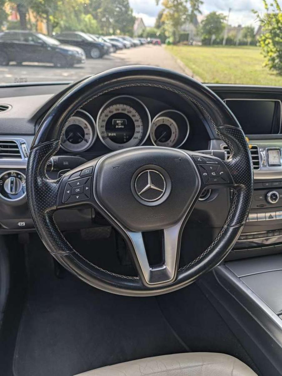 Белый Мерседес E 220 2016 в Вильнюс, объемом двигателя 2.14 л и пробегом 0 тыс. км за 15000 €, фото 30 на AUTOMOTO.COM.LV