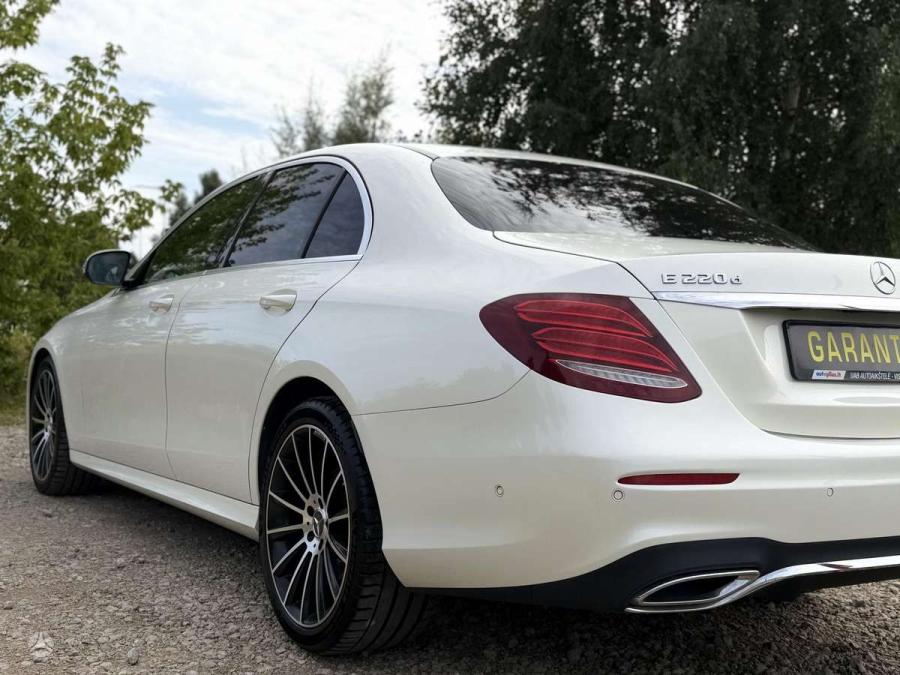 White Mercedes-Benz E 220 2016 in Siauliai, with an engine capacity of 2.14 L and mileage of 235 thousand km for 18999 €, photo 8 on AUTOMOTO.COM.LV