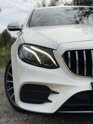 White Mercedes-Benz E 220 2016 in Siauliai, with an engine capacity of 2.14 L and mileage of 235 thousand km for 18999 €, photo 16 on AUTOMOTO.COM.LV