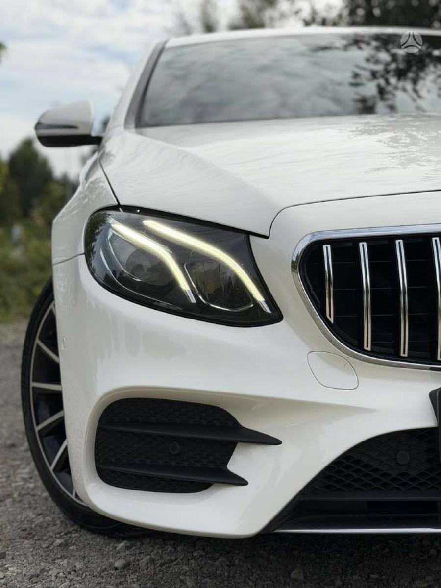 White Mercedes-Benz E 220 2016 in Siauliai, with an engine capacity of 2.14 L and mileage of 235 thousand km for 18999 €, photo 16 on AUTOMOTO.COM.LV