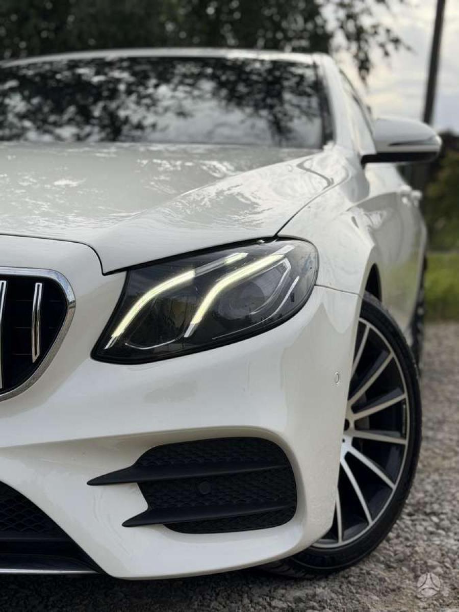 White Mercedes-Benz E 220 2016 in Siauliai, with an engine capacity of 2.14 L and mileage of 235 thousand km for 18999 €, photo 17 on AUTOMOTO.COM.LV