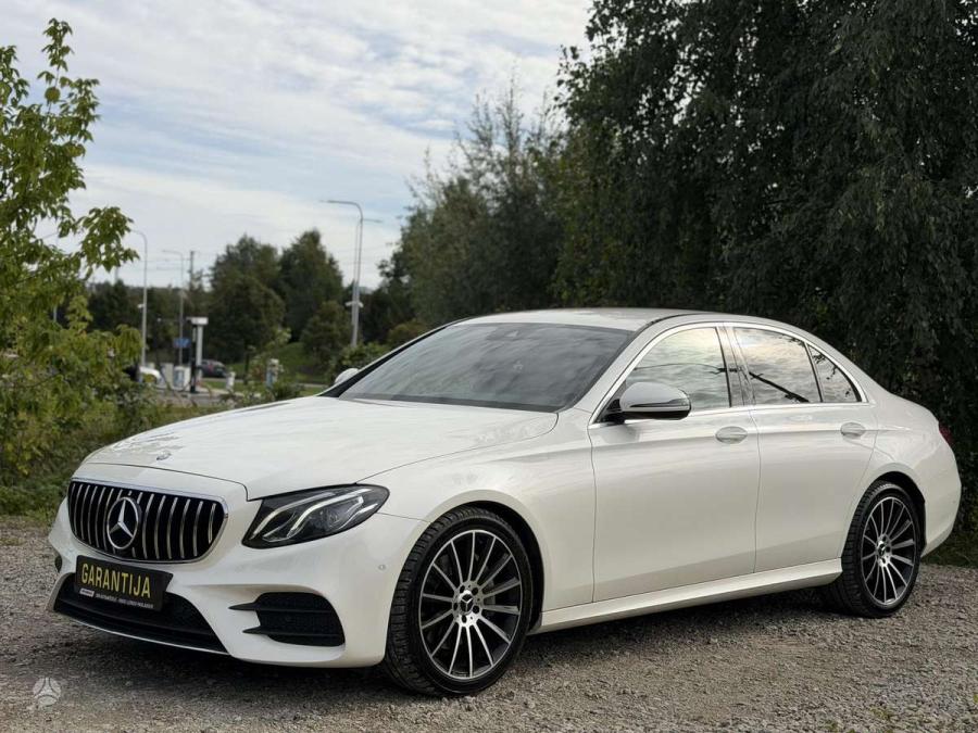 White Mercedes-Benz E 220 2016 in Siauliai, with an engine capacity of 2.14 L and mileage of 235 thousand km for 18999 €, photo 19 on AUTOMOTO.COM.LV