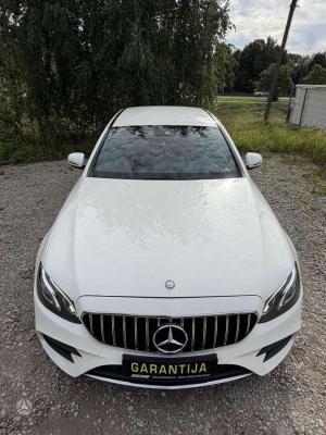 White Mercedes-Benz E 220 2016 in Siauliai, with an engine capacity of 2.14 L and mileage of 235 thousand km for 18999 €, photo 20 on AUTOMOTO.COM.LV