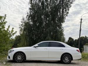 White Mercedes-Benz E 220 2016 in Siauliai, with an engine capacity of 2.14 L and mileage of 235 thousand km for 18999 €, photo 21 on AUTOMOTO.COM.LV
