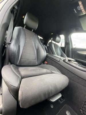 White Mercedes-Benz E 220 2016 in Siauliai, with an engine capacity of 2.14 L and mileage of 235 thousand km for 18999 €, photo 30 on AUTOMOTO.COM.LV