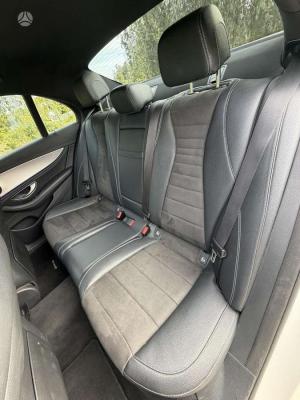 White Mercedes-Benz E 220 2016 in Siauliai, with an engine capacity of 2.14 L and mileage of 235 thousand km for 18999 €, photo 32 on AUTOMOTO.COM.LV