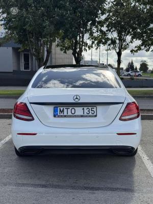 Белый Мерседес E 220 2016 в Клайпеда, объемом двигателя 1.95 л и пробегом 307 тыс. км за 13999 €, фото 6 на AUTOMOTO.COM.LV