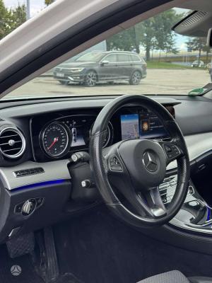 Белый Мерседес E 220 2016 в Клайпеда, объемом двигателя 1.95 л и пробегом 307 тыс. км за 13999 €, фото 19 на AUTOMOTO.COM.LV