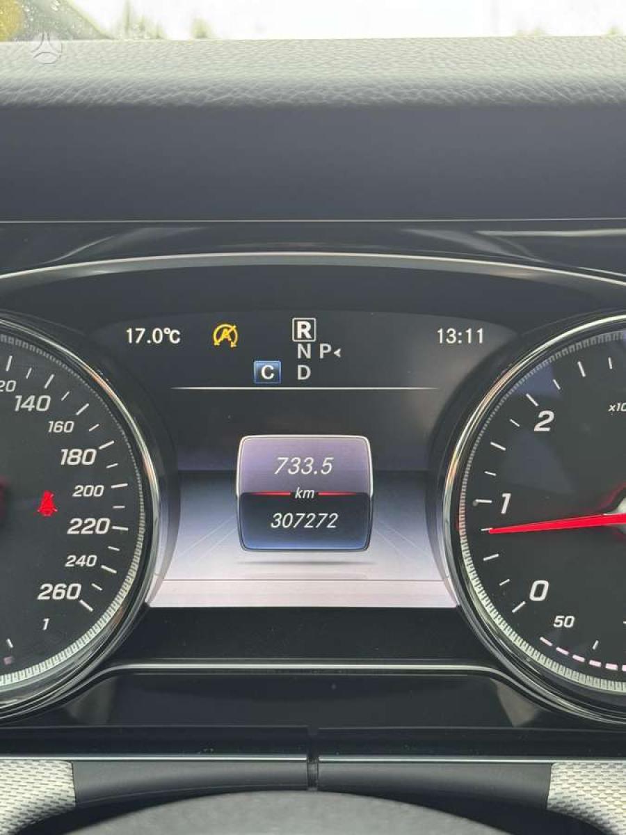 Белый Мерседес E 220 2016 в Клайпеда, объемом двигателя 1.95 л и пробегом 307 тыс. км за 13999 €, фото 27 на AUTOMOTO.COM.LV
