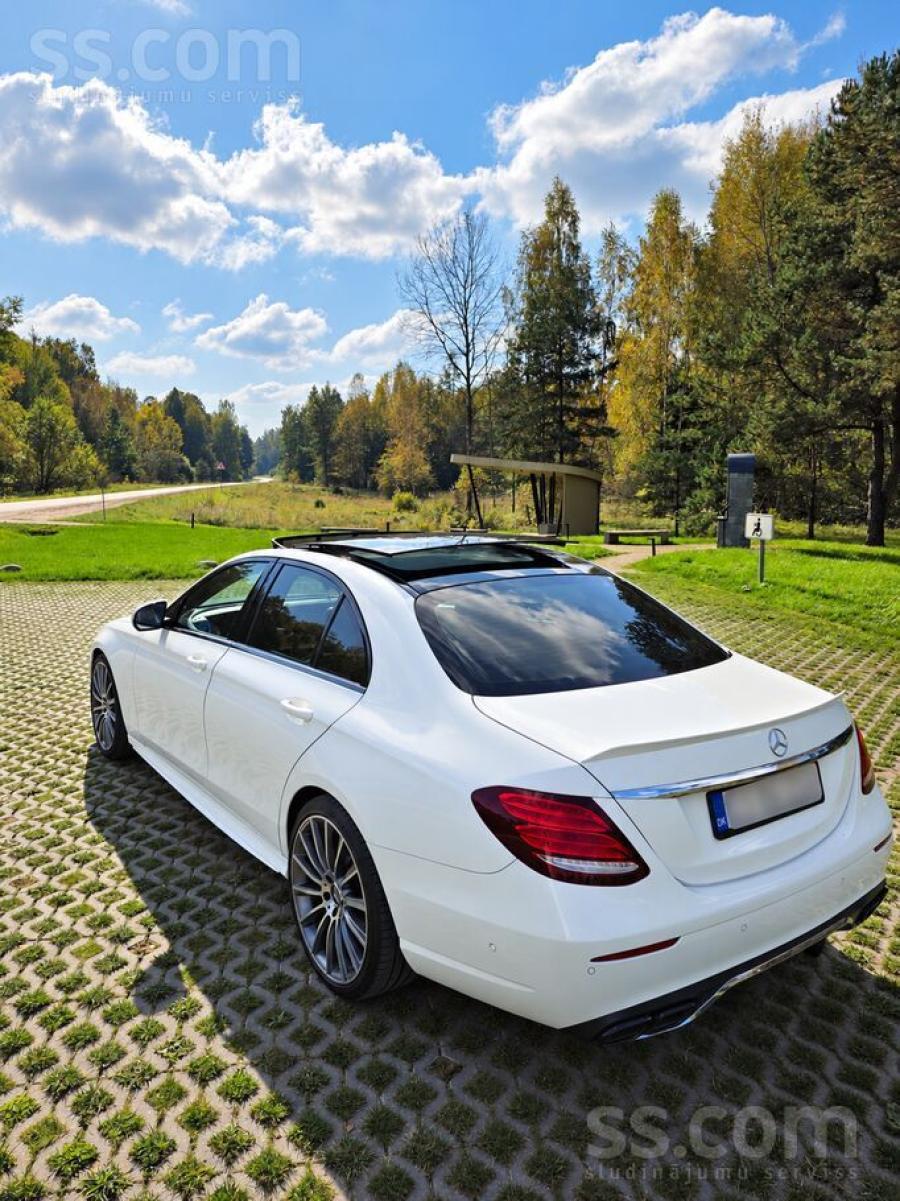 Белый Мерседес E 220 2016 в Вильнюс, объемом двигателя 2.20 л и пробегом 530 тыс. км за 15500 €, фото 6 на AUTOMOTO.COM.LV