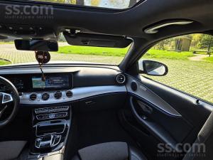 Белый Мерседес E 220 2016 в Вильнюс, объемом двигателя 2.20 л и пробегом 530 тыс. км за 15500 €, фото 16 на AUTOMOTO.COM.LV