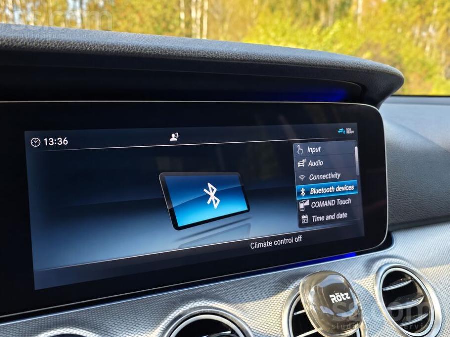Белый Мерседес E 220 2016 в Вильнюс, объемом двигателя 2.20 л и пробегом 530 тыс. км за 15500 €, фото 20 на AUTOMOTO.COM.LV