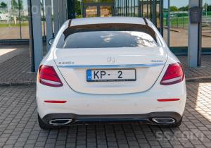 White Mercedes-Benz E 220 2017 in Cesis, with an engine capacity of 2.00 L and mileage of 155 thousand km for 23350 €, photo 6 on AUTOMOTO.COM.LV