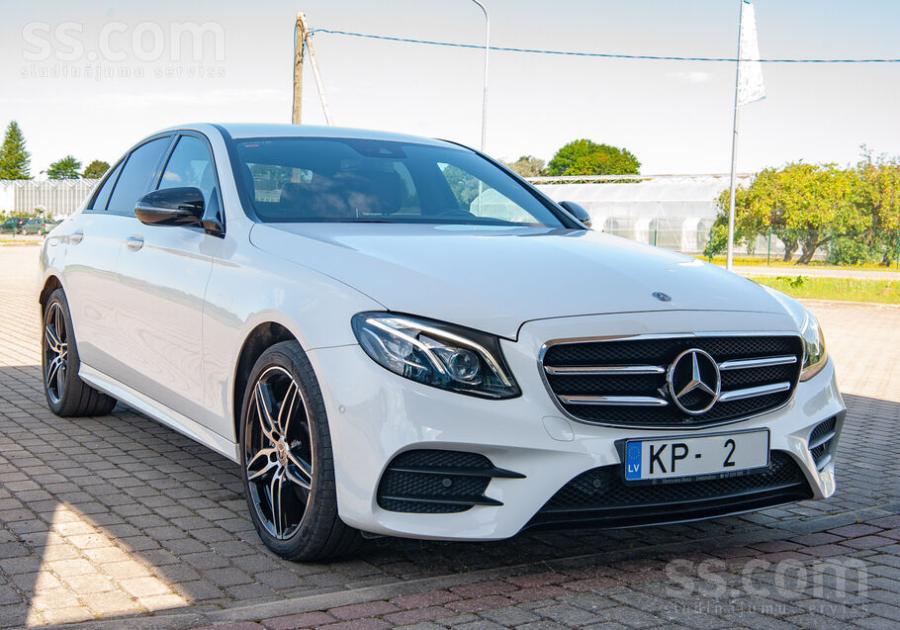 White Mercedes-Benz E 220 2017 in Cesis, with an engine capacity of 2.00 L and mileage of 155 thousand km for 23350 €, photo 9 on AUTOMOTO.COM.LV