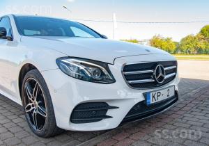 White Mercedes-Benz E 220 2017 in Cesis, with an engine capacity of 2.00 L and mileage of 155 thousand km for 23350 €, photo 10 on AUTOMOTO.COM.LV