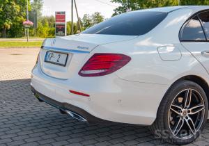 White Mercedes-Benz E 220 2017 in Cesis, with an engine capacity of 2.00 L and mileage of 155 thousand km for 23350 €, photo 12 on AUTOMOTO.COM.LV