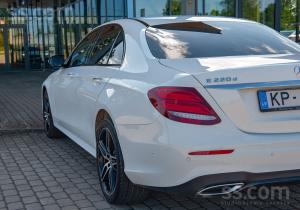 White Mercedes-Benz E 220 2017 in Cesis, with an engine capacity of 2.00 L and mileage of 155 thousand km for 23350 €, photo 13 on AUTOMOTO.COM.LV