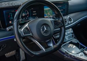 White Mercedes-Benz E 220 2017 in Cesis, with an engine capacity of 2.00 L and mileage of 155 thousand km for 23350 €, photo 16 on AUTOMOTO.COM.LV