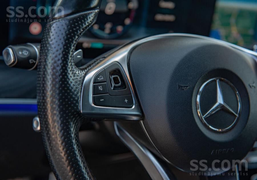White Mercedes-Benz E 220 2017 in Cesis, with an engine capacity of 2.00 L and mileage of 155 thousand km for 23350 €, photo 17 on AUTOMOTO.COM.LV