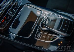 White Mercedes-Benz E 220 2017 in Cesis, with an engine capacity of 2.00 L and mileage of 155 thousand km for 23350 €, photo 20 on AUTOMOTO.COM.LV
