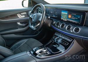 White Mercedes-Benz E 220 2017 in Cesis, with an engine capacity of 2.00 L and mileage of 155 thousand km for 23350 €, photo 24 on AUTOMOTO.COM.LV