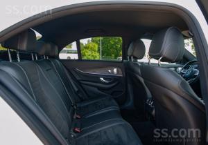 White Mercedes-Benz E 220 2017 in Cesis, with an engine capacity of 2.00 L and mileage of 155 thousand km for 23350 €, photo 27 on AUTOMOTO.COM.LV