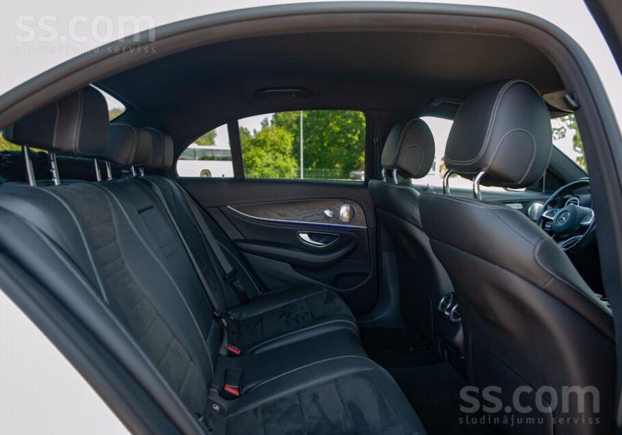 White Mercedes-Benz E 220 2017 in Cesis, with an engine capacity of 2.00 L and mileage of 155 thousand km for 23350 €, photo 27 on AUTOMOTO.COM.LV