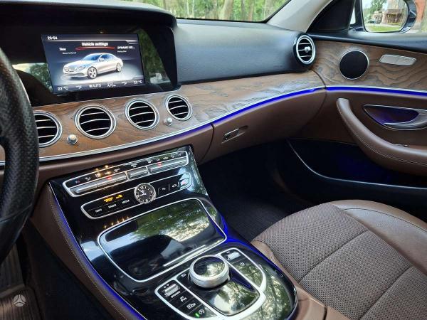 Balts Mercedes-Benz E 220 2017 Viļņa, ar dzinēja tilpumu 1.95 L un nobraukumu 397 tūkst. km par 13850 €, foto 8 vietnē AUTOMOTO.COM.LV