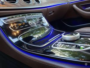 White Mercedes-Benz E 220 2017 in Vilnius, with an engine capacity of 1.95 L and mileage of 397 thousand km for 13850 €, photo 11 on AUTOMOTO.COM.LV