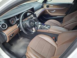 White Mercedes-Benz E 220 2017 in Vilnius, with an engine capacity of 1.95 L and mileage of 397 thousand km for 13850 €, photo 14 on AUTOMOTO.COM.LV