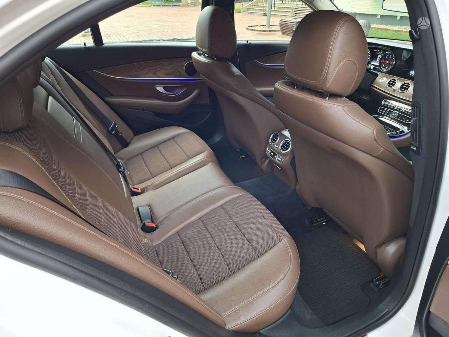 White Mercedes-Benz E 220 2017 in Vilnius, with an engine capacity of 1.95 L and mileage of 397 thousand km for 13850 €, photo 16 on AUTOMOTO.COM.LV